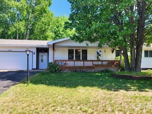458 W Adams St, Gwinn, MI 49841