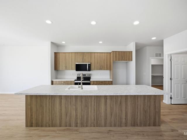 4595 S Amsterdam Ave