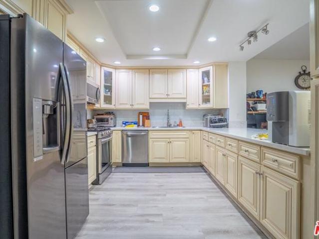 4595 Wilshire Blvd #106, Los Angeles, CA 90010