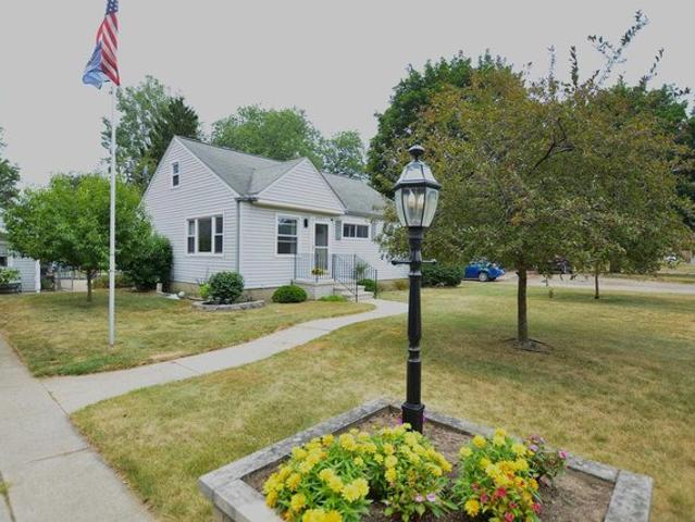 45967 Gable Inn St, Utica, MI 48317
