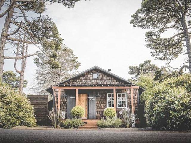 4596 Foulweather St, Florence, OR 97439