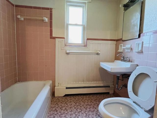 4596 4598 Hamilton Avenue 1 Bedroom Apartment for Rent at 4596 Hamilton Ave, Cincinnati, OH 45223 Northside
