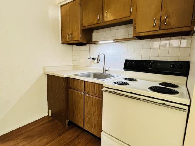4596 4598 Hamilton Avenue 1 Bedroom Apartment for Rent at 4596 Hamilton Ave, Cincinnati, OH 45223 Northside