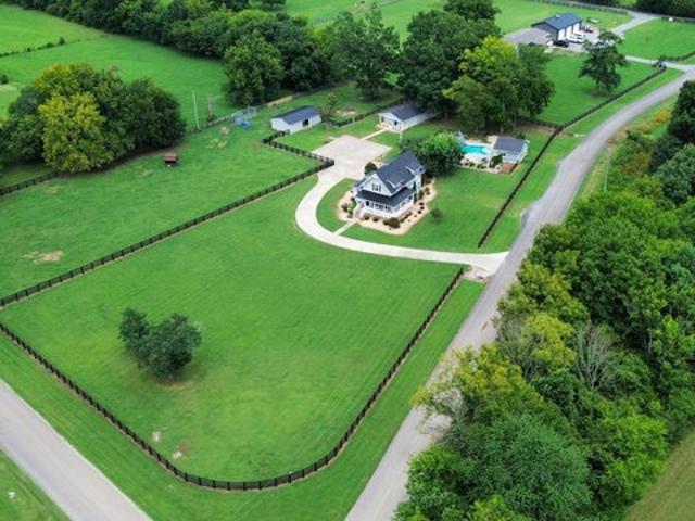 4597 Broiles Rd, Christiana, TN 37037