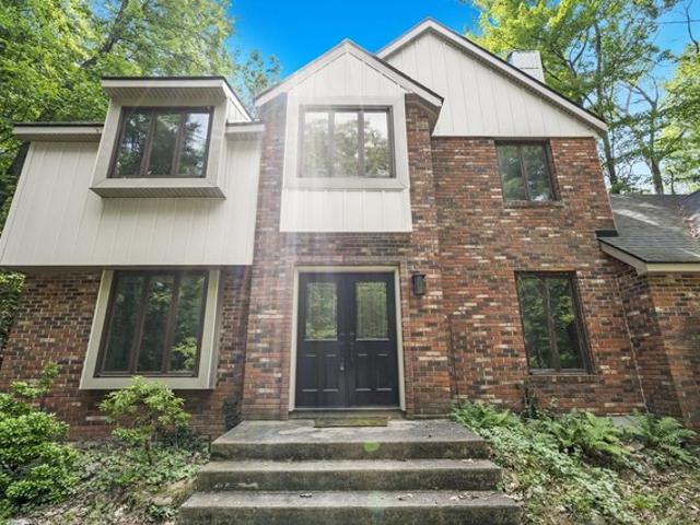 4590 Weathering Heights Rd, Traverse City, MI 49686