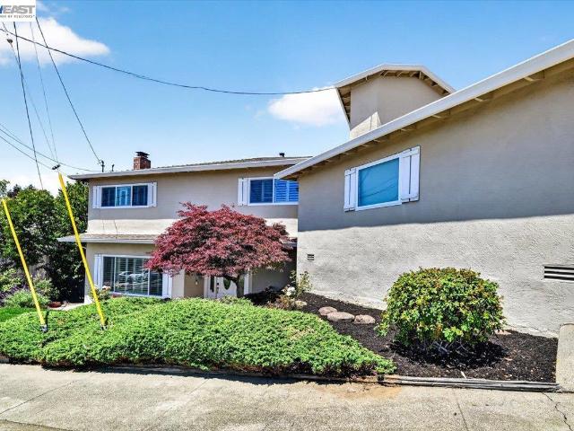 4592 Edwards Ln