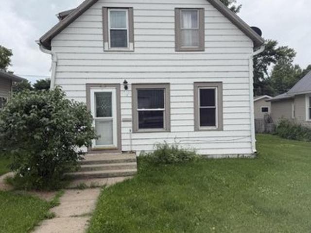 459 1st St W, Jamestown, ND 58401