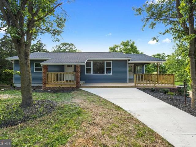 459 Forest View Dr, Kearneysville, WV 25430