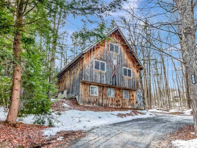 459 Silver Ln, Wardsboro, VT 05355