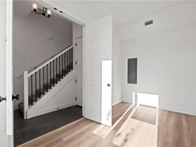 459 SW Longview Boulevard