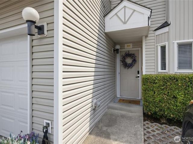 459 Queen Ave NE Apt 303, Renton, WA 98056