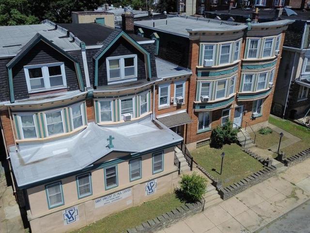 45 51 W Logan Street