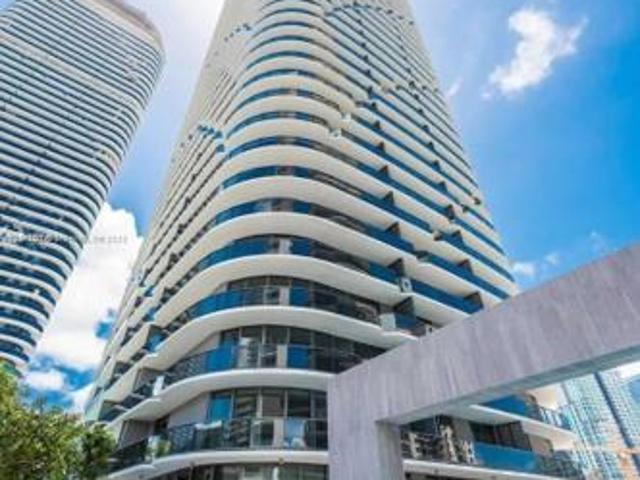 45 9th St SW #2105, Miami, FL 33130