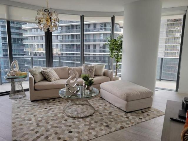 45 9th St SW #2201, Miami, FL 33130