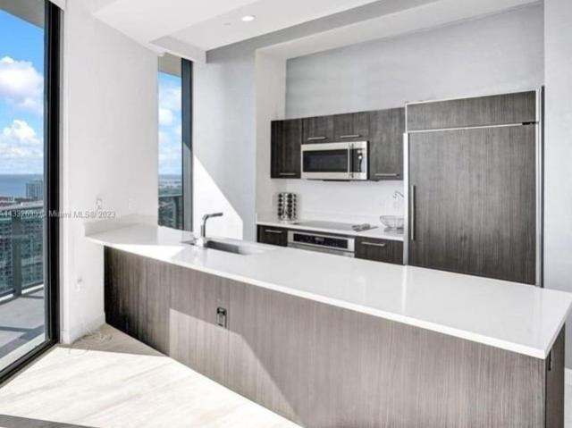 45 9th St SW #3003, Miami, FL 33130