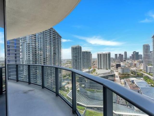 45 9th St SW #3001, Miami, FL 33130