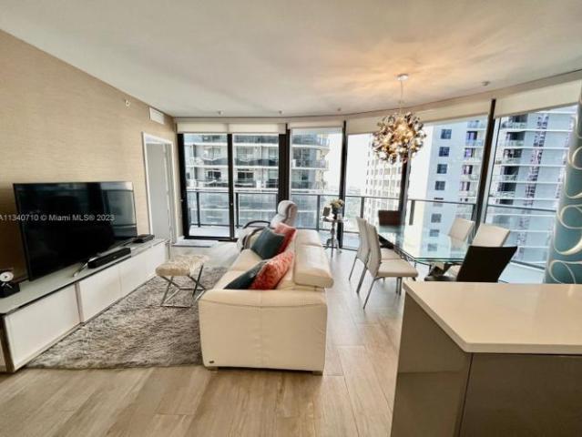 45 9th St SW #3008, Miami, FL 33130
