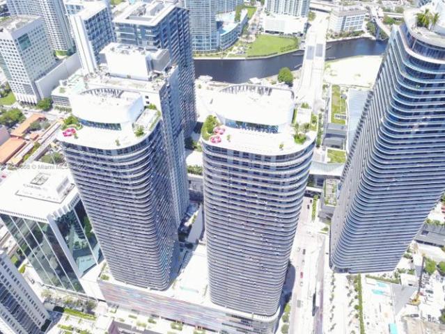 45 9th St SW #4304, Miami, FL 33131