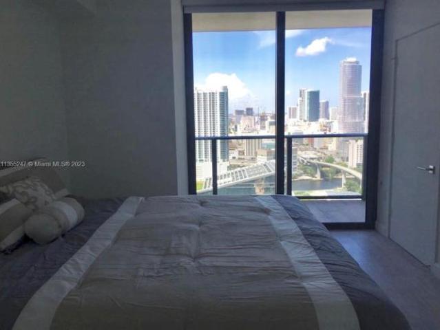 45 9th Street SW #2910, Miami, FL 33130