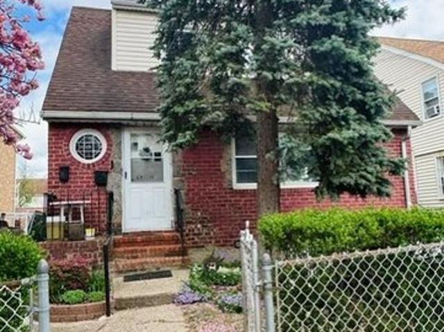 45 11 St, Flushing, NY 11355