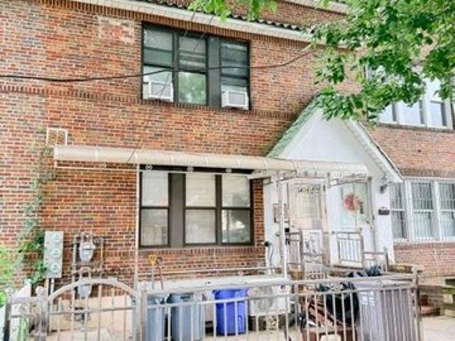 45 14 th Pl, Bayside, NY 11361