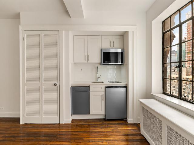 45 tudor city place 1809