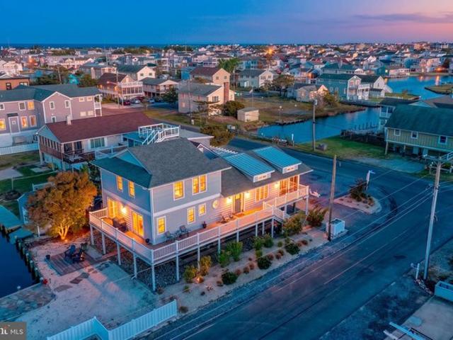 45 W Dagsboro St, Fenwick Island, DE 19944