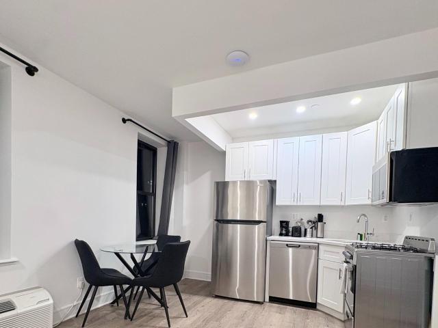 45 W 81st Street 8 E