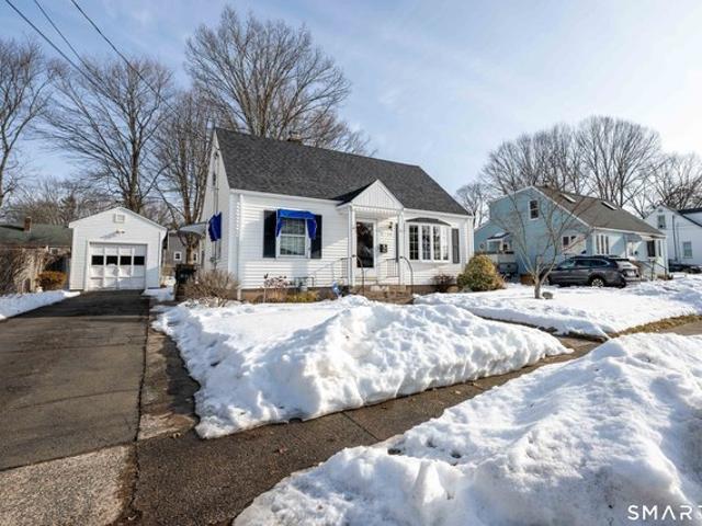 45 Westview St, Hamden, CT 06514