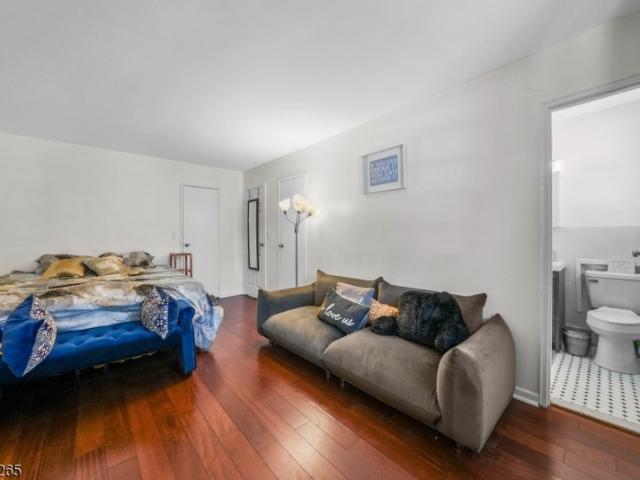 45 Wilfred St # 19