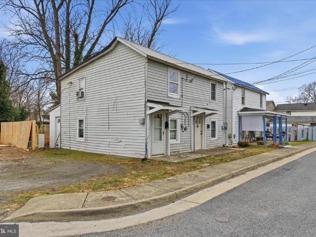 45 and 45 1/2 Race Street