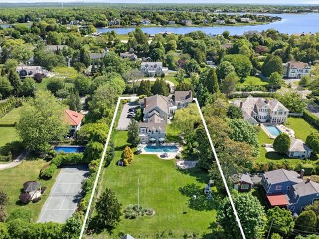 45 Beach Ln, Westhampton Beach, NY 11978