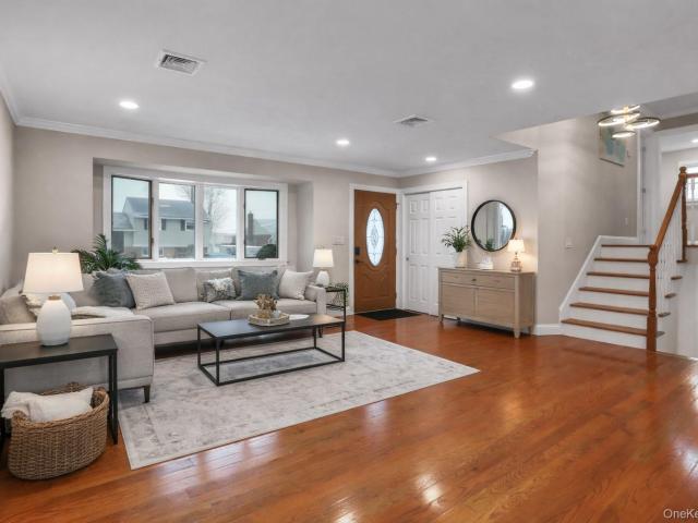 45 Colony Ln, Syosset, NY 11791 | Compass