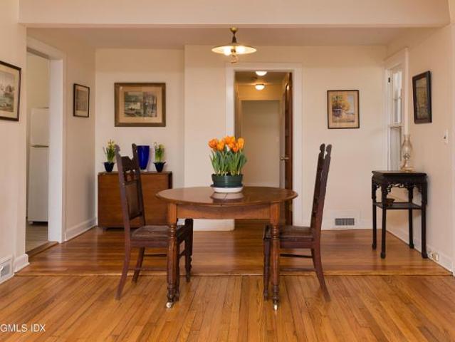 45 Cliffdale Rd, Greenwich, CT 06831