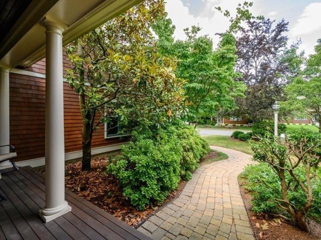 45 Clubhouse Dr Unit 45, Hingham, MA 02043