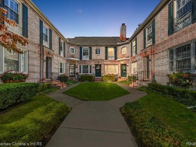 45 Cranford Ln, Grosse Pointe, MI 48230