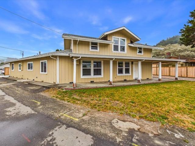 45 Davis St, Rio Dell, CA 95562