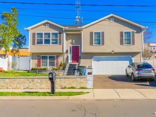 45 Daytona St, West Haven, CT 06516
