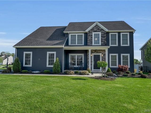 45 Deepwood Pl, Lancaster, NY 14086