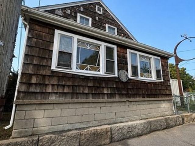 45 Durfee St, New Bedford, MA 02740