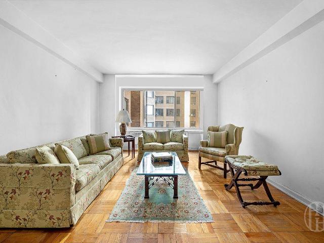 45 E End Avenue 3J
