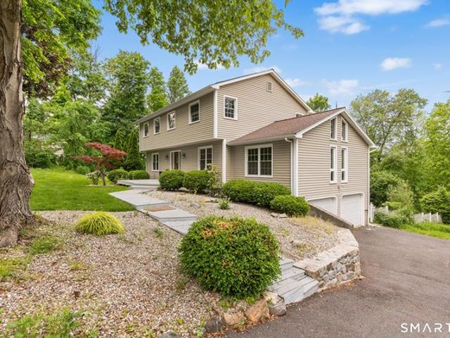 45 E Gate Rd, Danbury, CT 06811