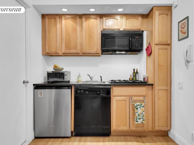 45 E 25TH Street 14E