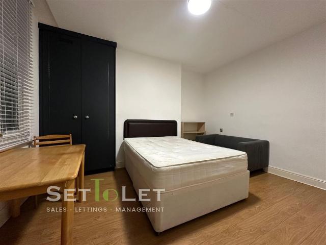 45 Evington Road, Leicester, Leicestershire, LE2 1QG