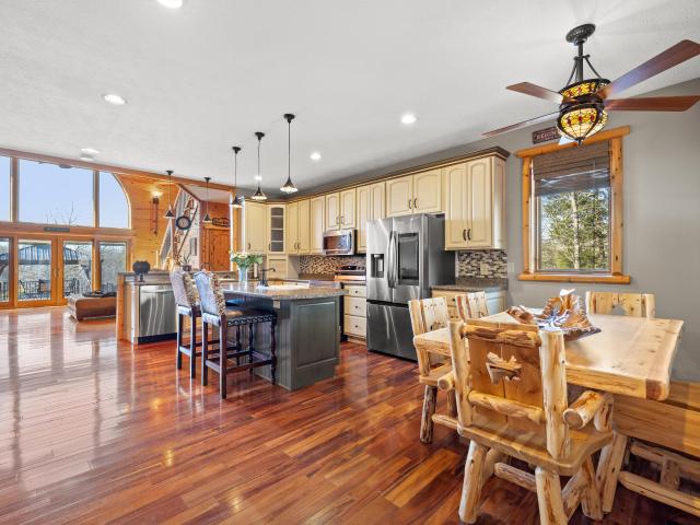 45 Glen Eagle Drive