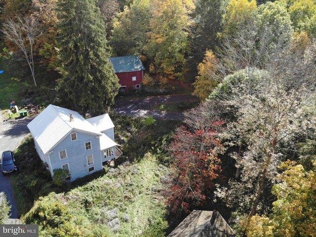 45 Grocery Hill Rd, Equinunk, PA 18417