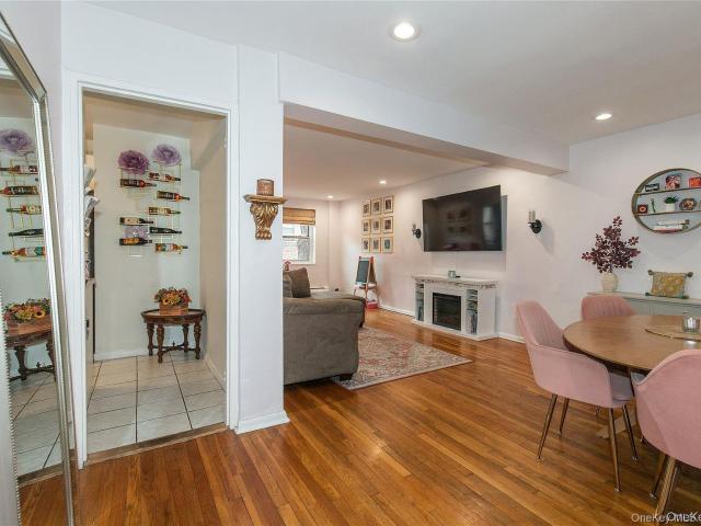 45 hillpark avenue 2l