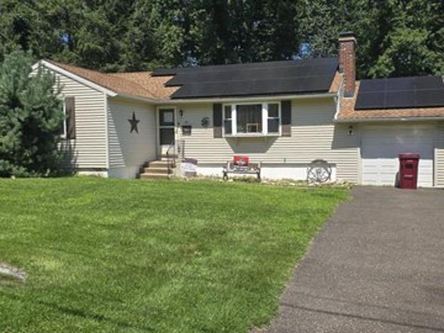 45 Hilltop Rd, Naugatuck, CT 06770