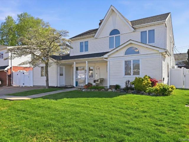 45 Horn Ln, Levittown, NY 11756 | MLS #988840 | Compass
