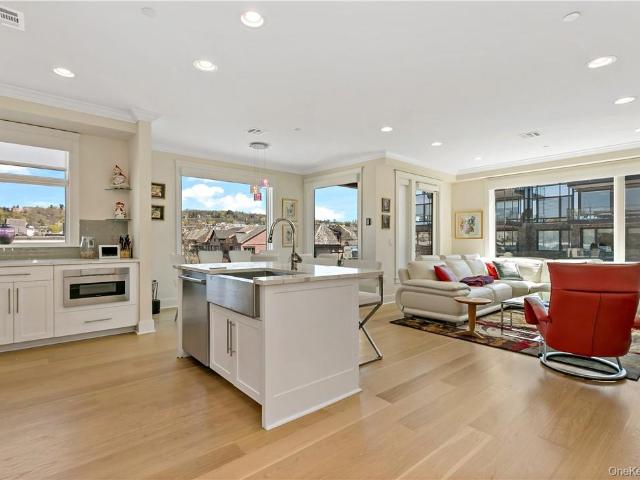 45 Hudson View Way 300